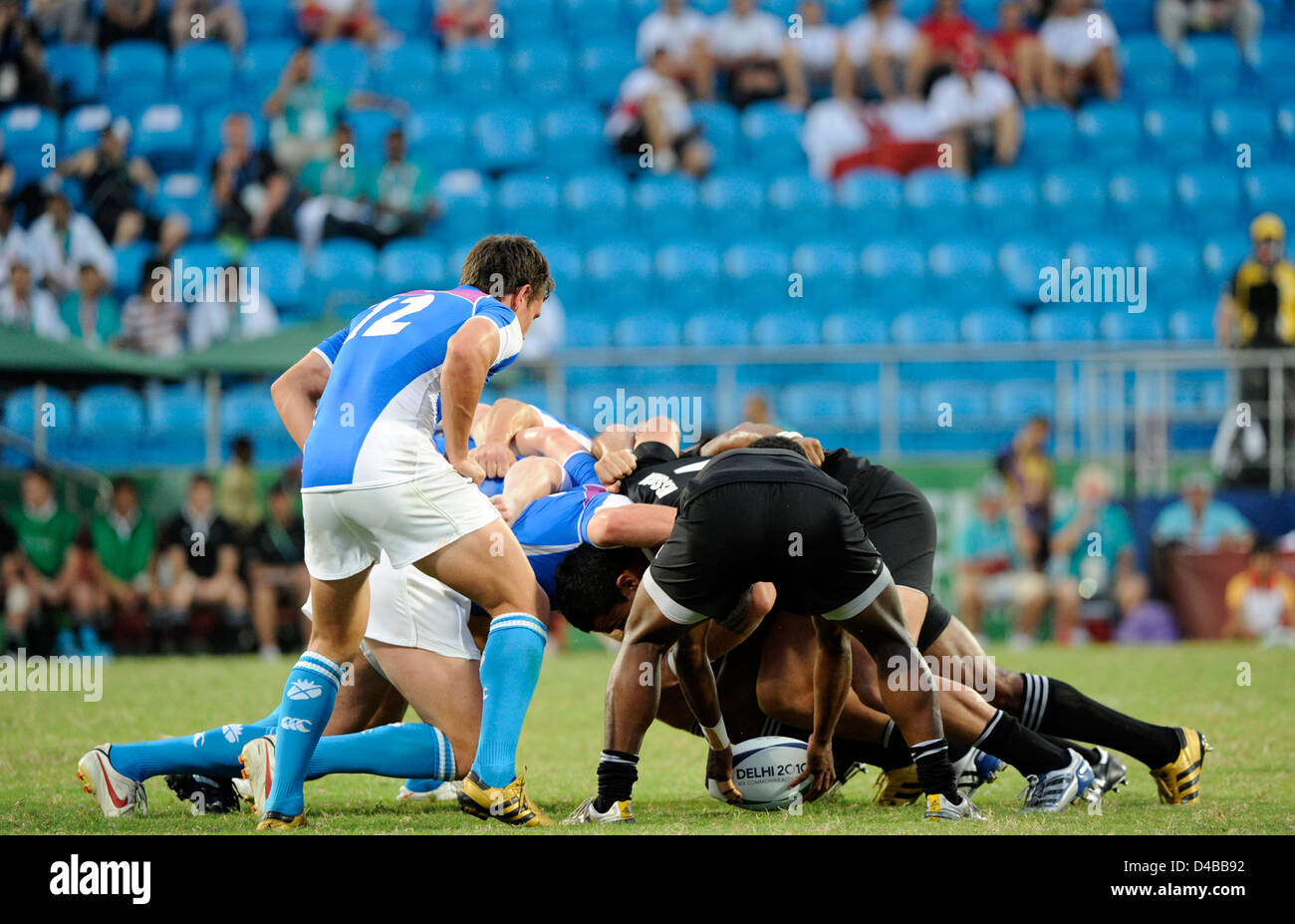 Rugby sevens scrum hi-res stock photography and images - Alamy