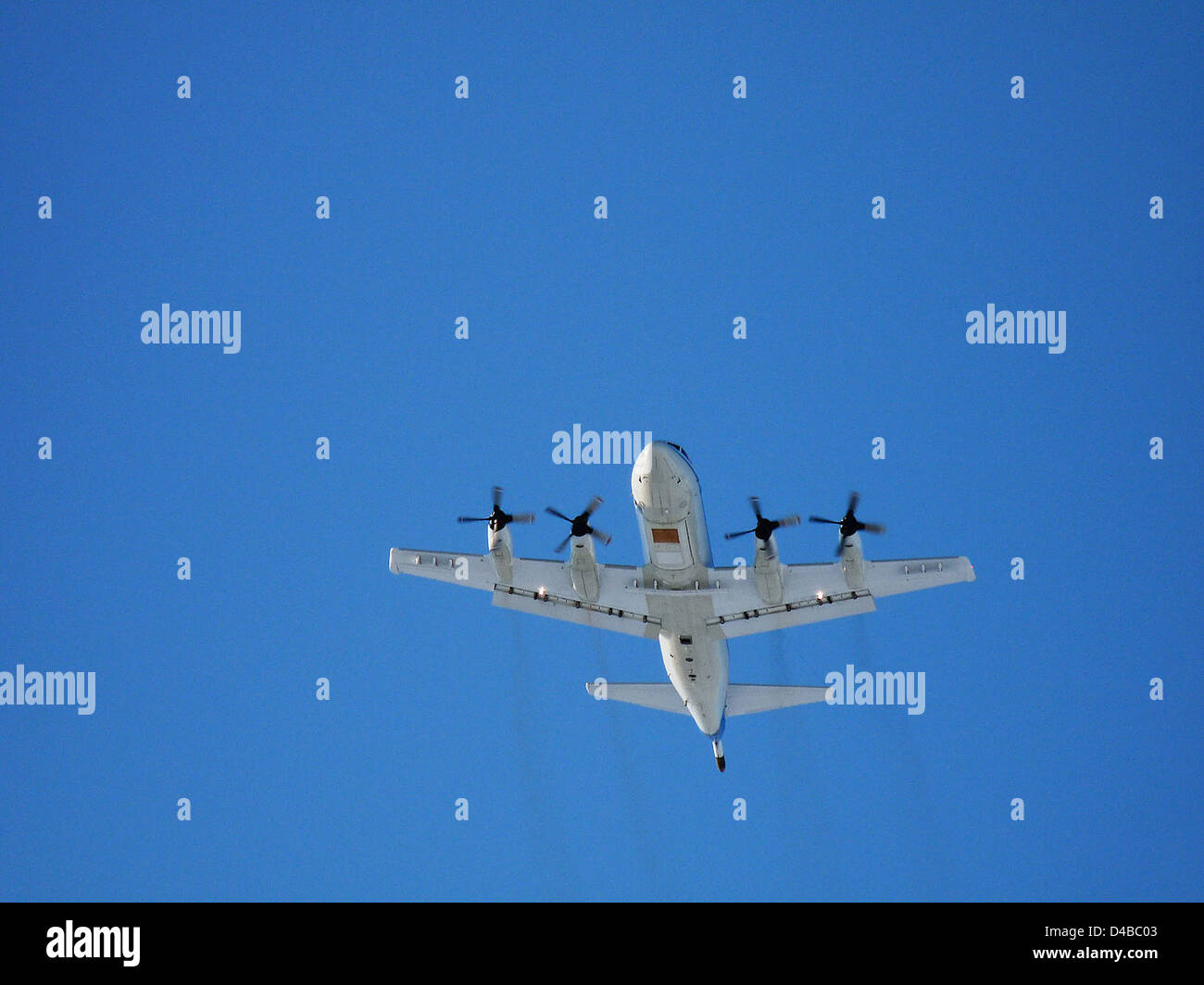 NASA's IceBridge mission conducts flyovers over the Arctic for ...