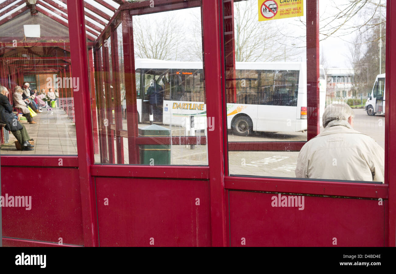 Bus station passengers waiting bus hi-res stock photography and images ...