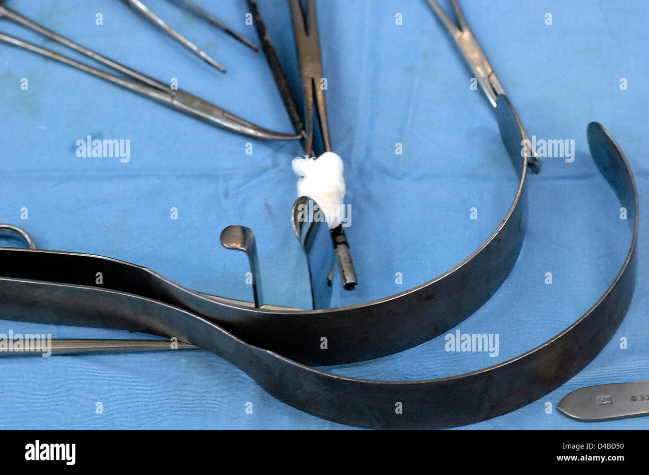 Retractors hi-res stock photography and images - Alamy