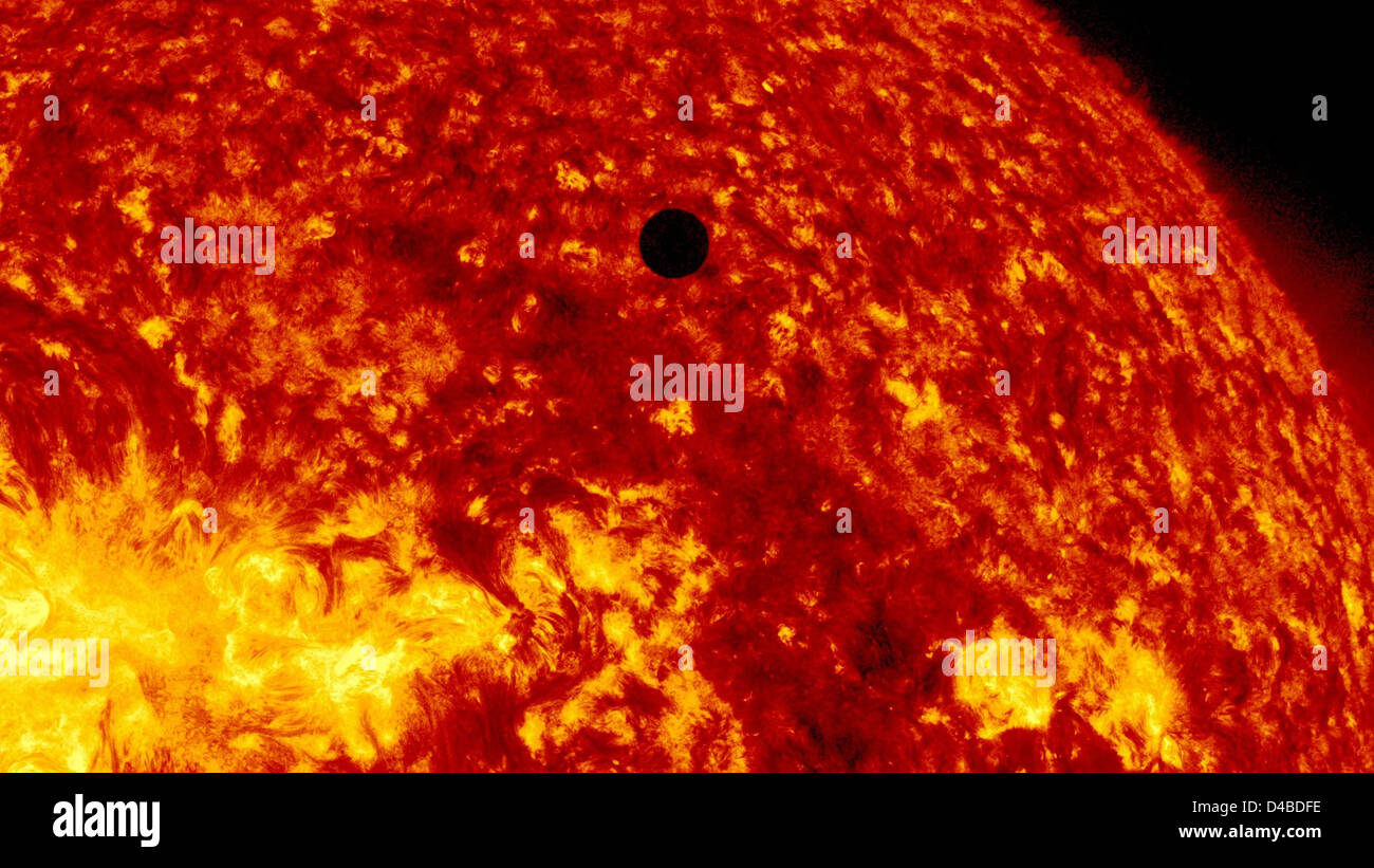 The Solar Dynamics Observatory (SDO) captured ultra-high definition ...