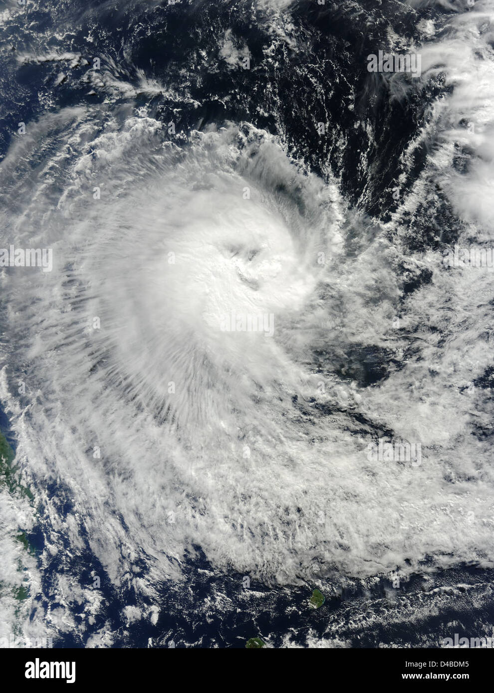 Tropical cyclone impacts hi-res stock photography and images - Alamy