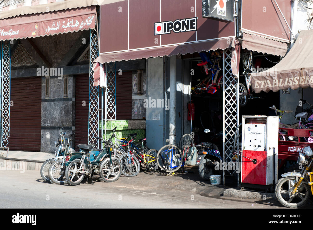 Fes bike hi-res stock photography and images - Alamy