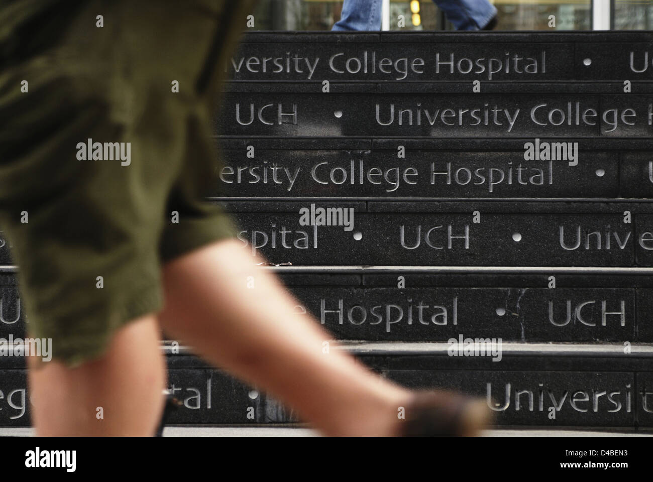 Hospital building exterior hi-res stock photography and images - Alamy