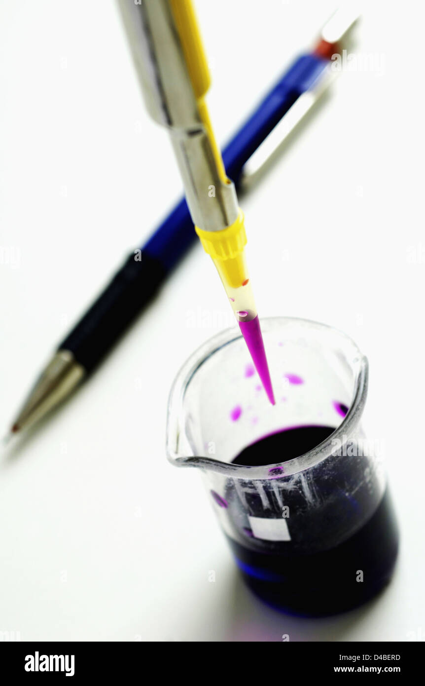 Pipet, pen and pyrex jar Stock Photo - Alamy