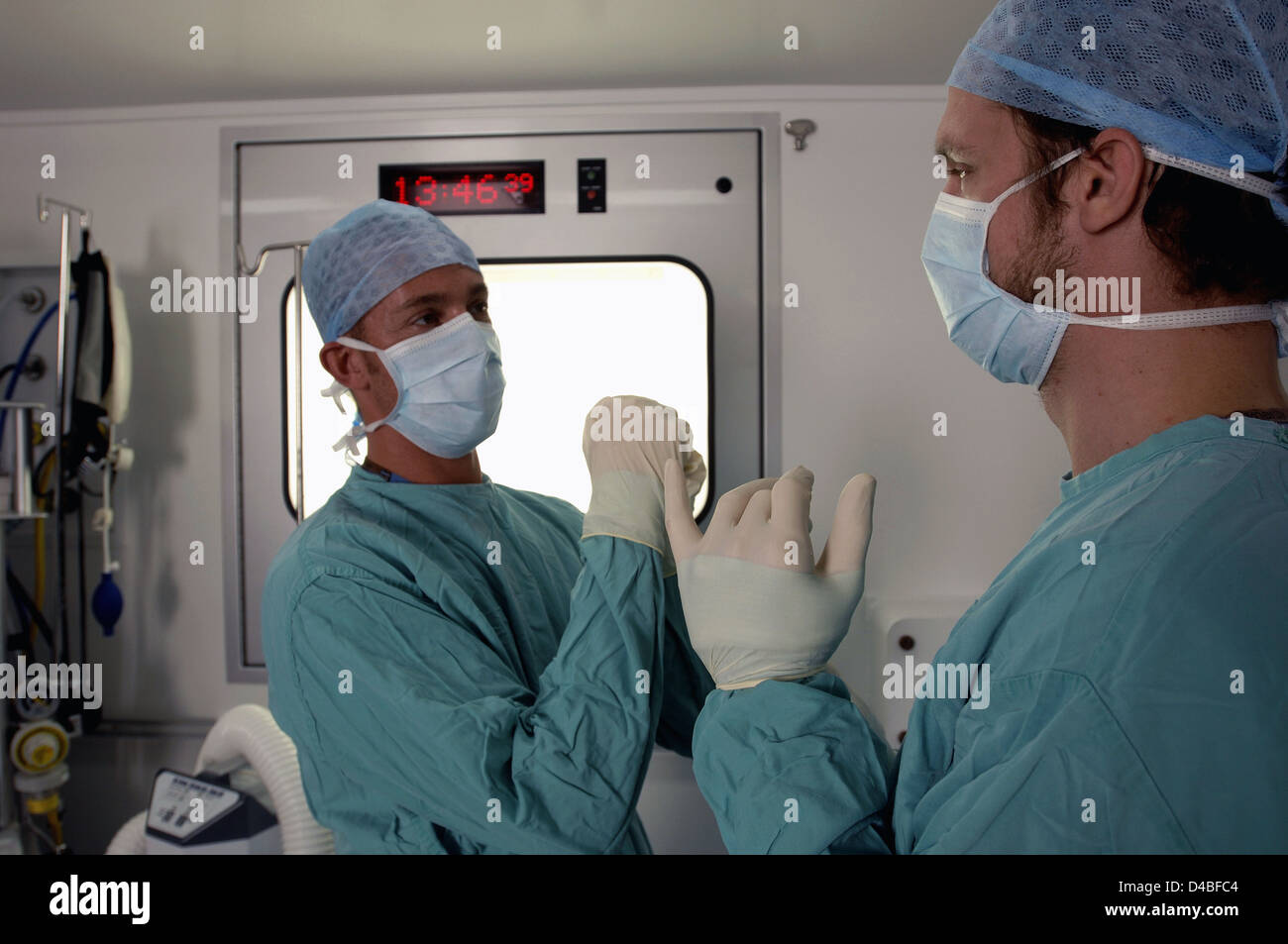 Two surgeons ready to start operation Stock Photo - Alamy