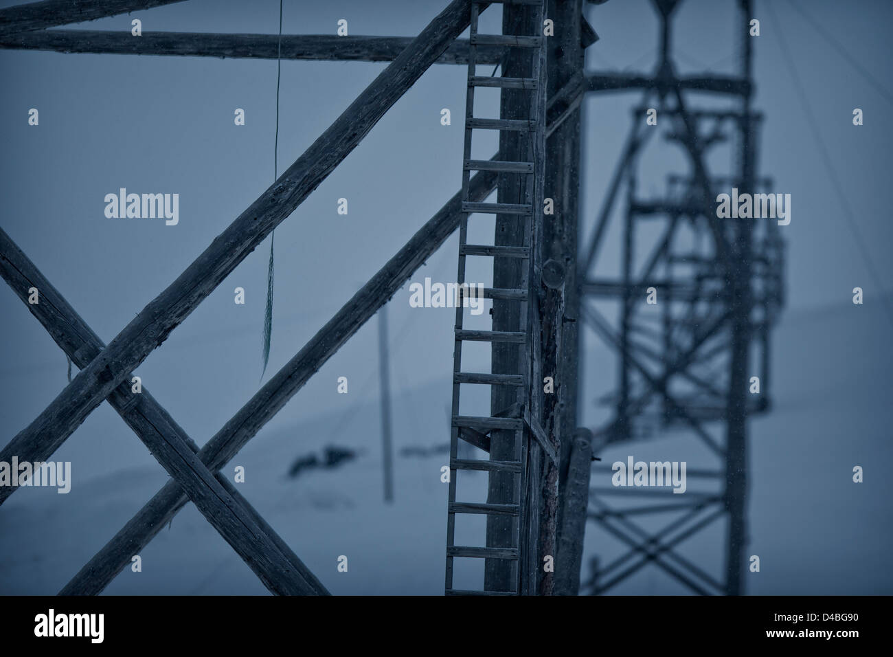 Wood pylon hi-res stock photography and images - Alamy