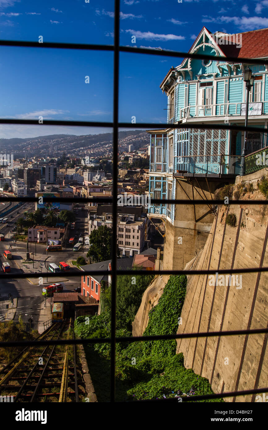 Valparaiso funicular hi-res stock photography and images - Alamy