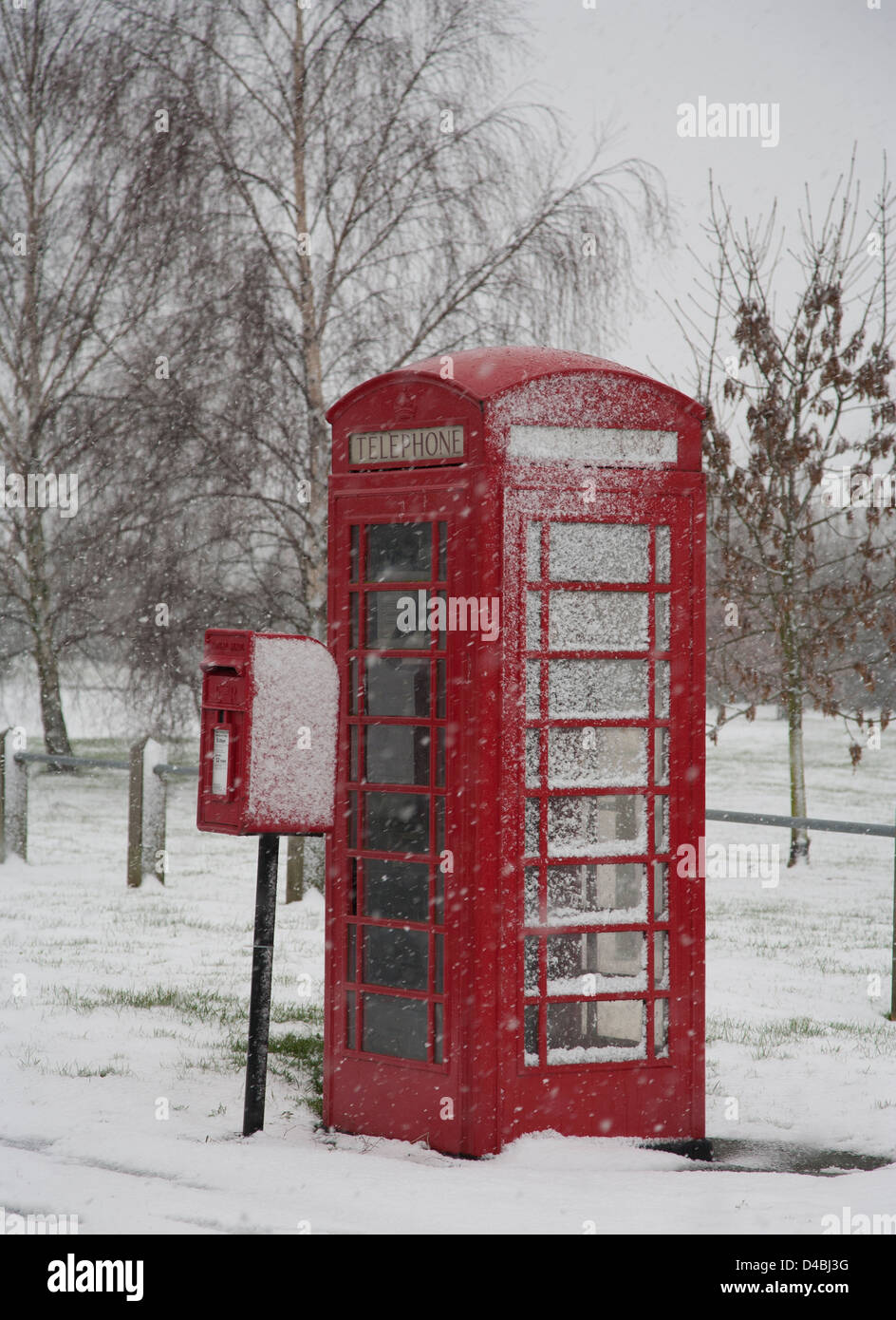 Red phone box and letter box Stock Photo - Alamy