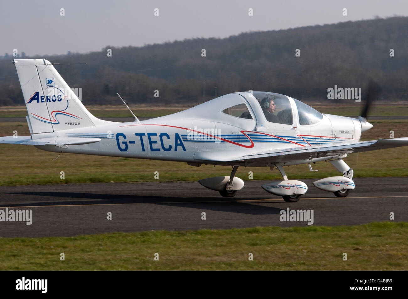 Tecnam P2002 Sierra aircraft taxiing Stock Photo - Alamy Tecnam P2002 Sierra aircraft taxiing Stock Photo - Alamy