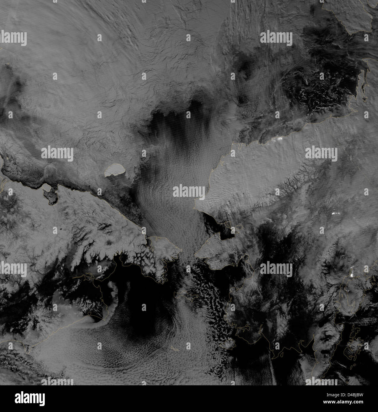 NASA's Suomi NPP satellite observes the Arctic during polar darkness ...