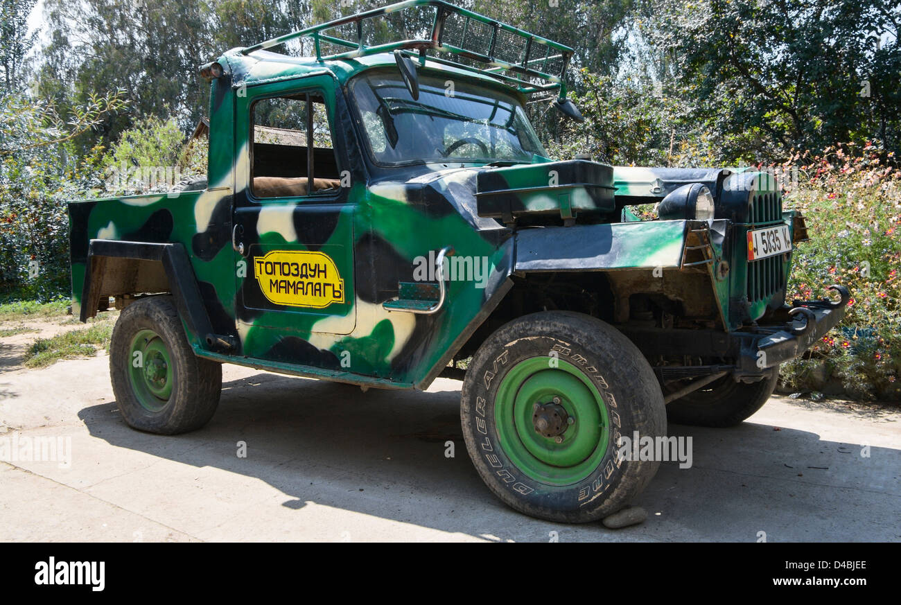 Old 4x4 vehicle hi-res stock photography and images - Alamy