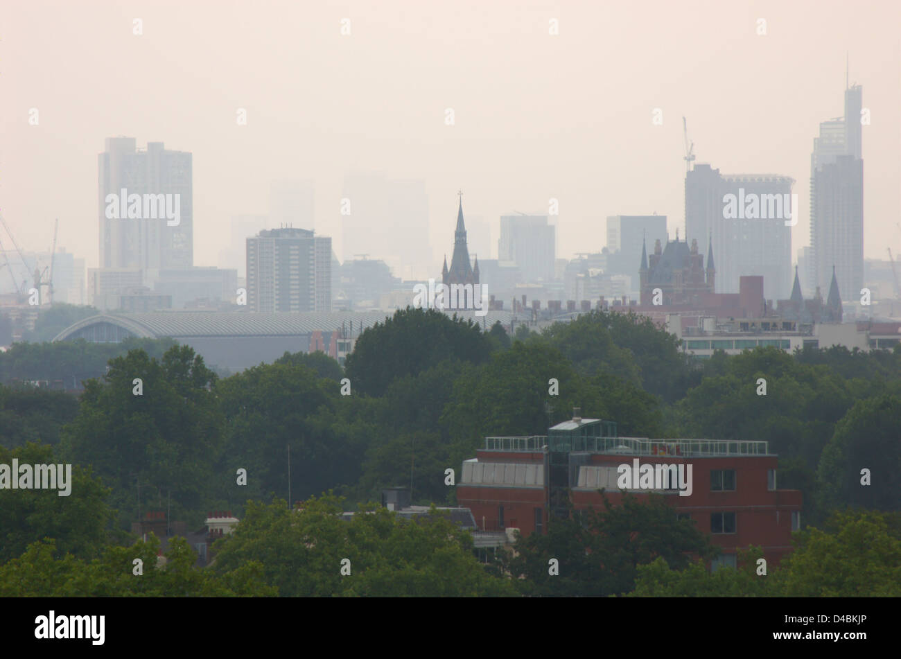 Dull skyline hi-res stock photography and images - Alamy