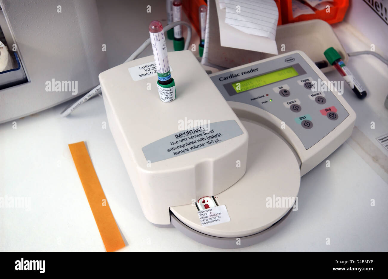 Compact Desktop Cardiac Reader able allow quantitive determination ...