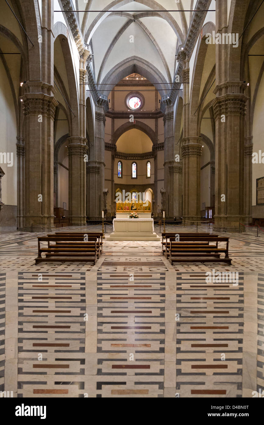 The floor patterns leading up to the first Altar at the Duomo, Florence ...