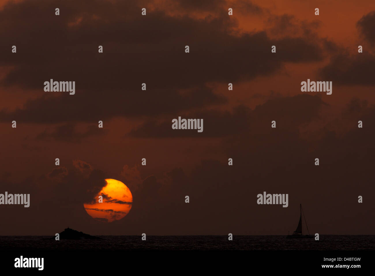 Yacht in rodney bay hi-res stock photography and images - Alamy