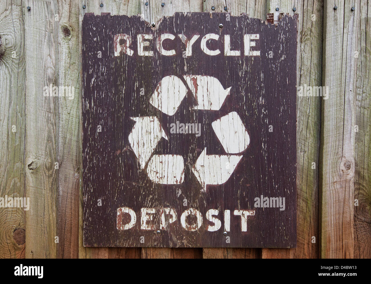 A wooden recycling sign Stock Photo - Alamy