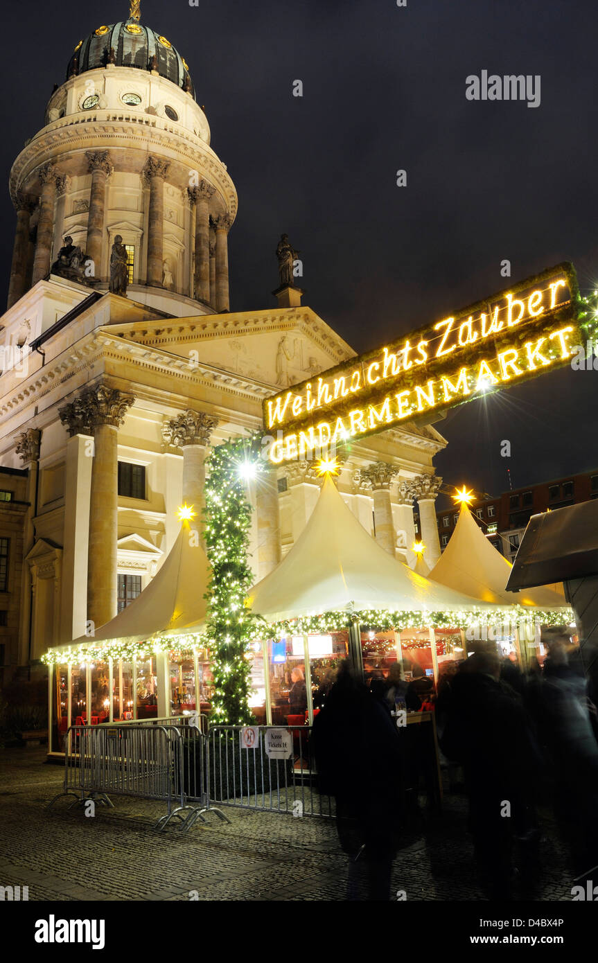 The Gendarmenmarkt Christmas market in Gendarmenmarkt, Berlin Stock ...
