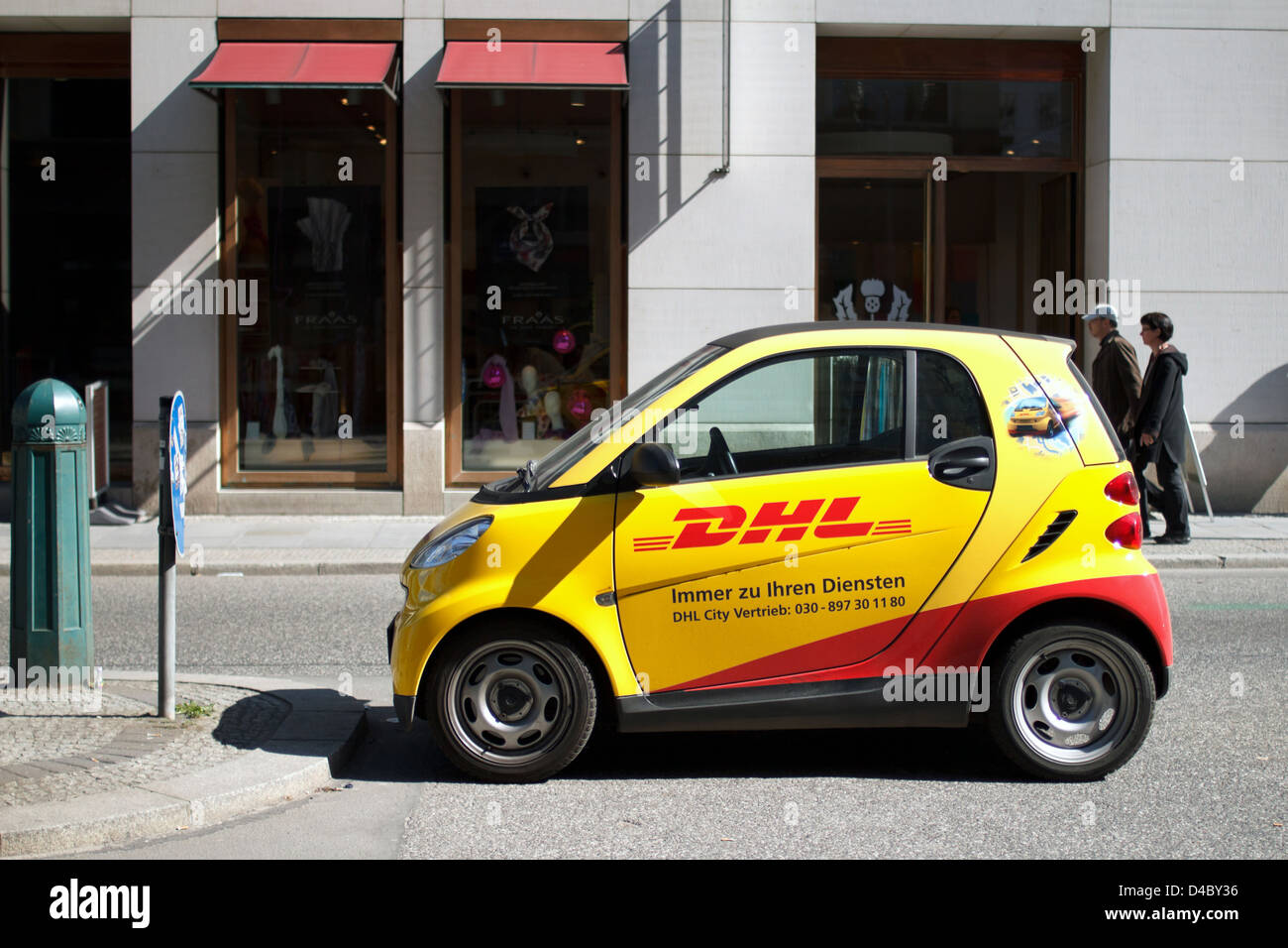 International distribution services hi-res stock photography and images ...