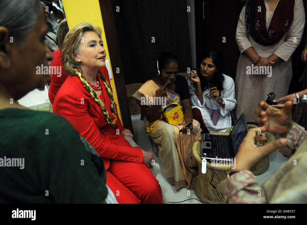 Secretary Clinton Uses VOIP To Exchange Greetings With 1000 Rural Women ...