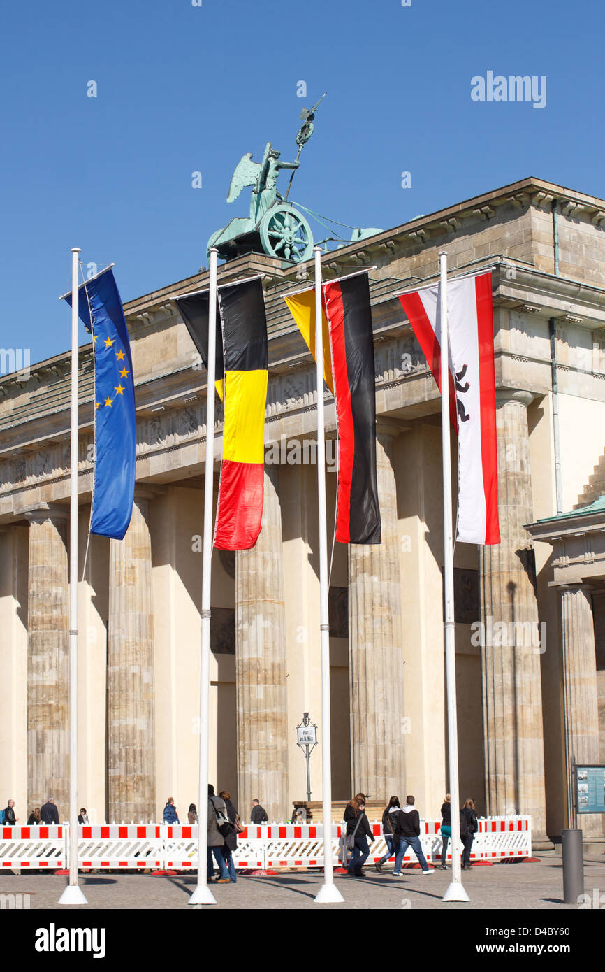 Berlin, Germany, hoisted flags on the Brandenburg Gate Stock Photo - Alamy