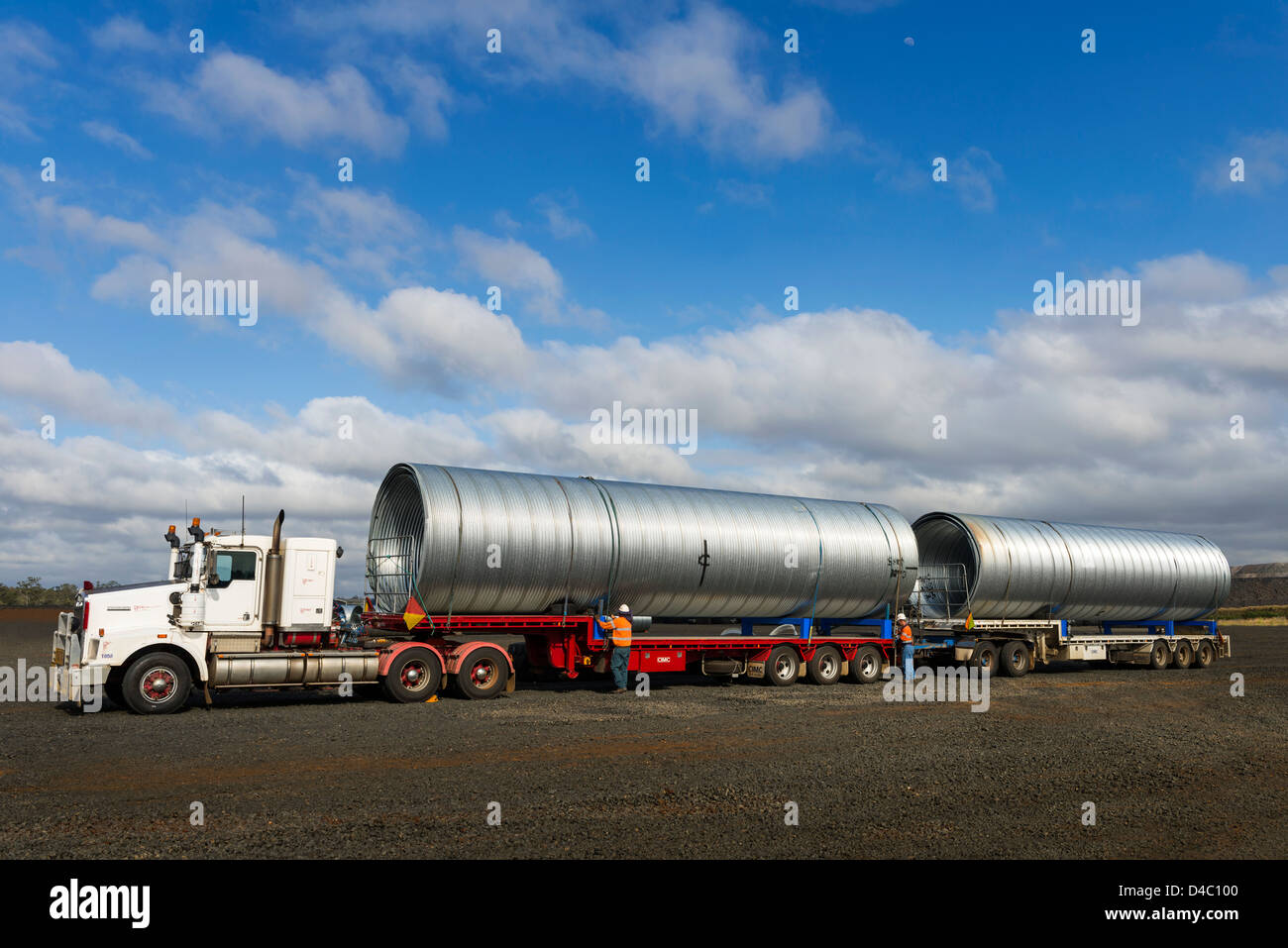 Trucks transporting pipes hi-res stock photography and images - Alamy