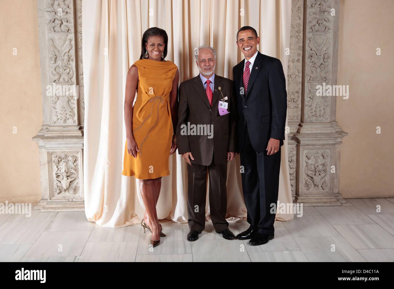U.S. President Barack Obama and First Lady Michelle Obama With World ...