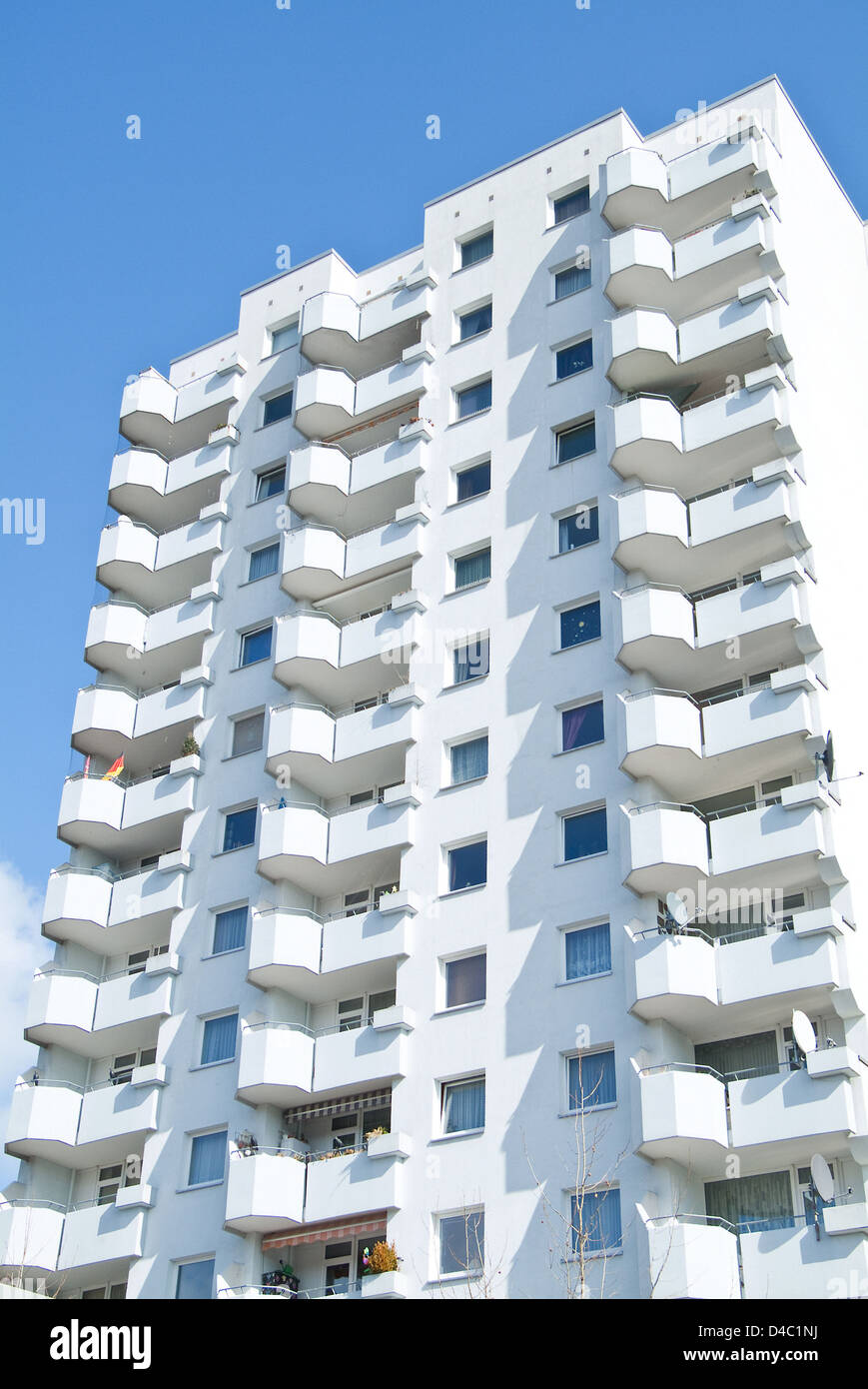 High rise building in hamburg altona hi-res stock photography and ...