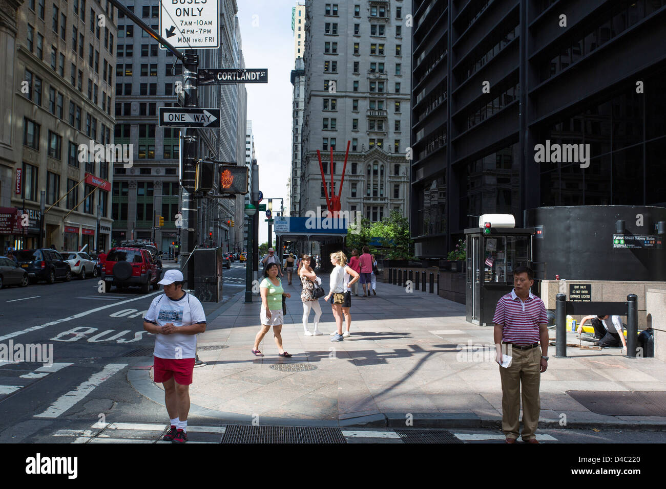 People walking manhattan hi-res stock photography and images - Alamy