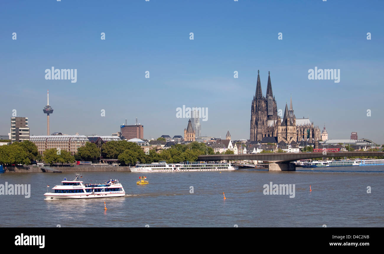 Koeln, Germany, view over the Rhine at the center of Cologne Stock ...