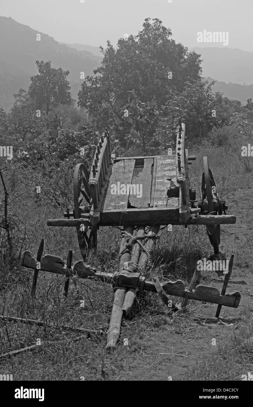 Bullock cart in india Black and White Stock Photos & Images - Alamy