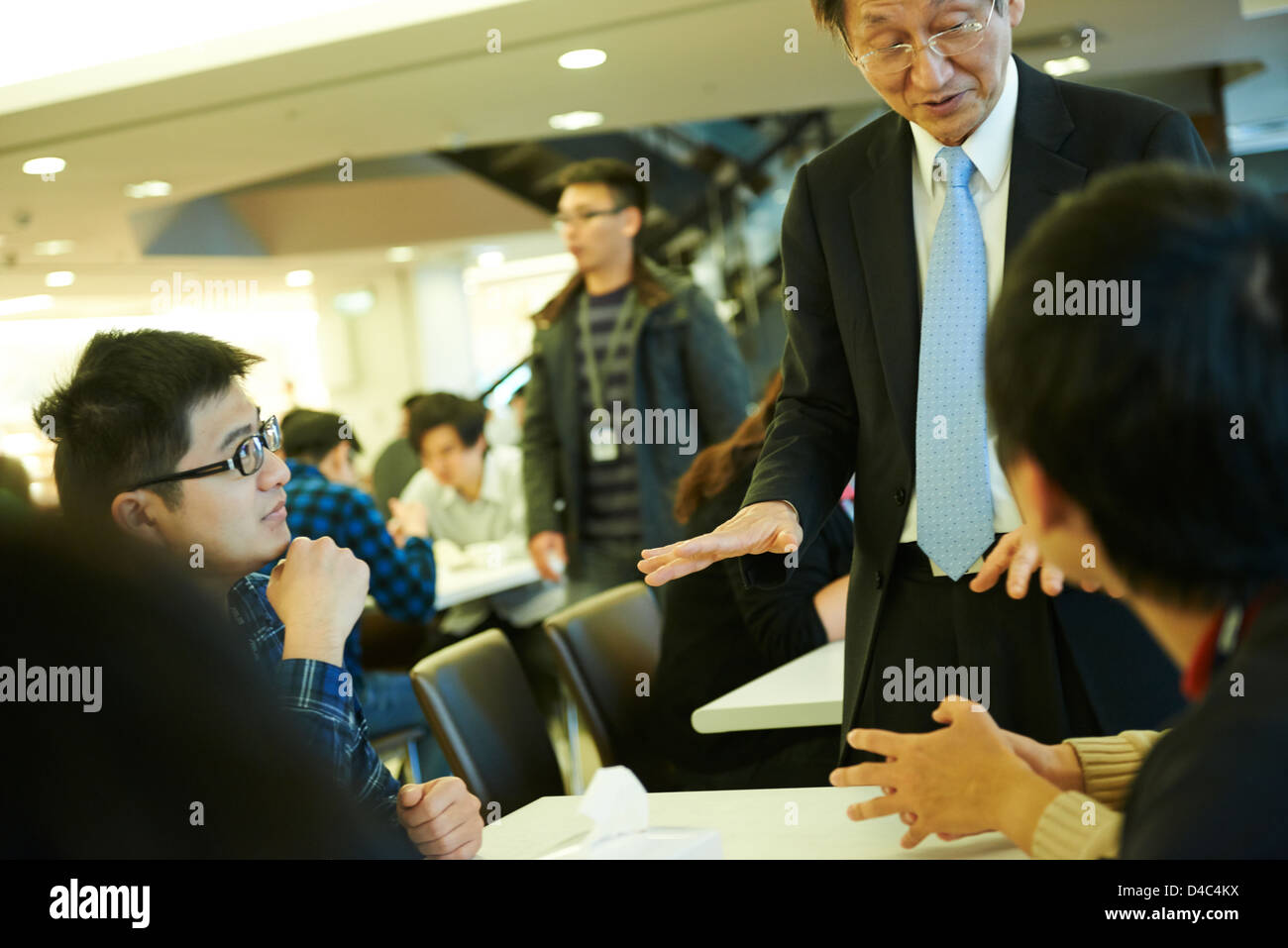 Jonney Shih, Chairman of ASUS, interacts with young engineers in the ...