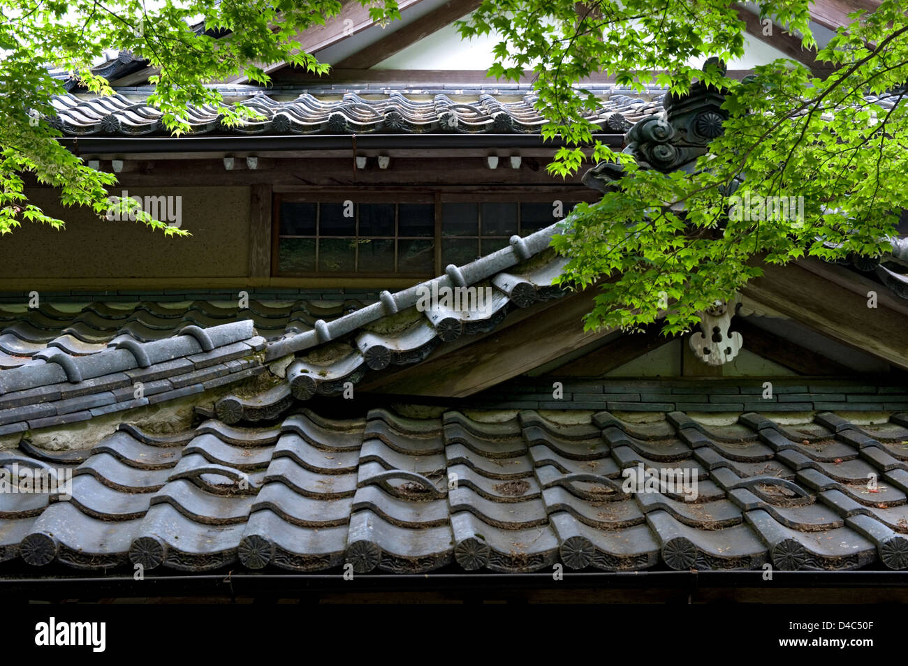 Japanese building house roof hi-res stock photography and images - Alamy