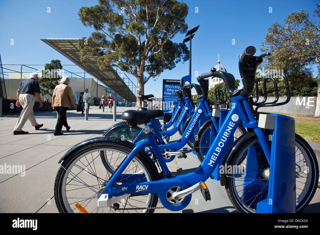 Melbourne australia public transport hi-res stock photography and ...