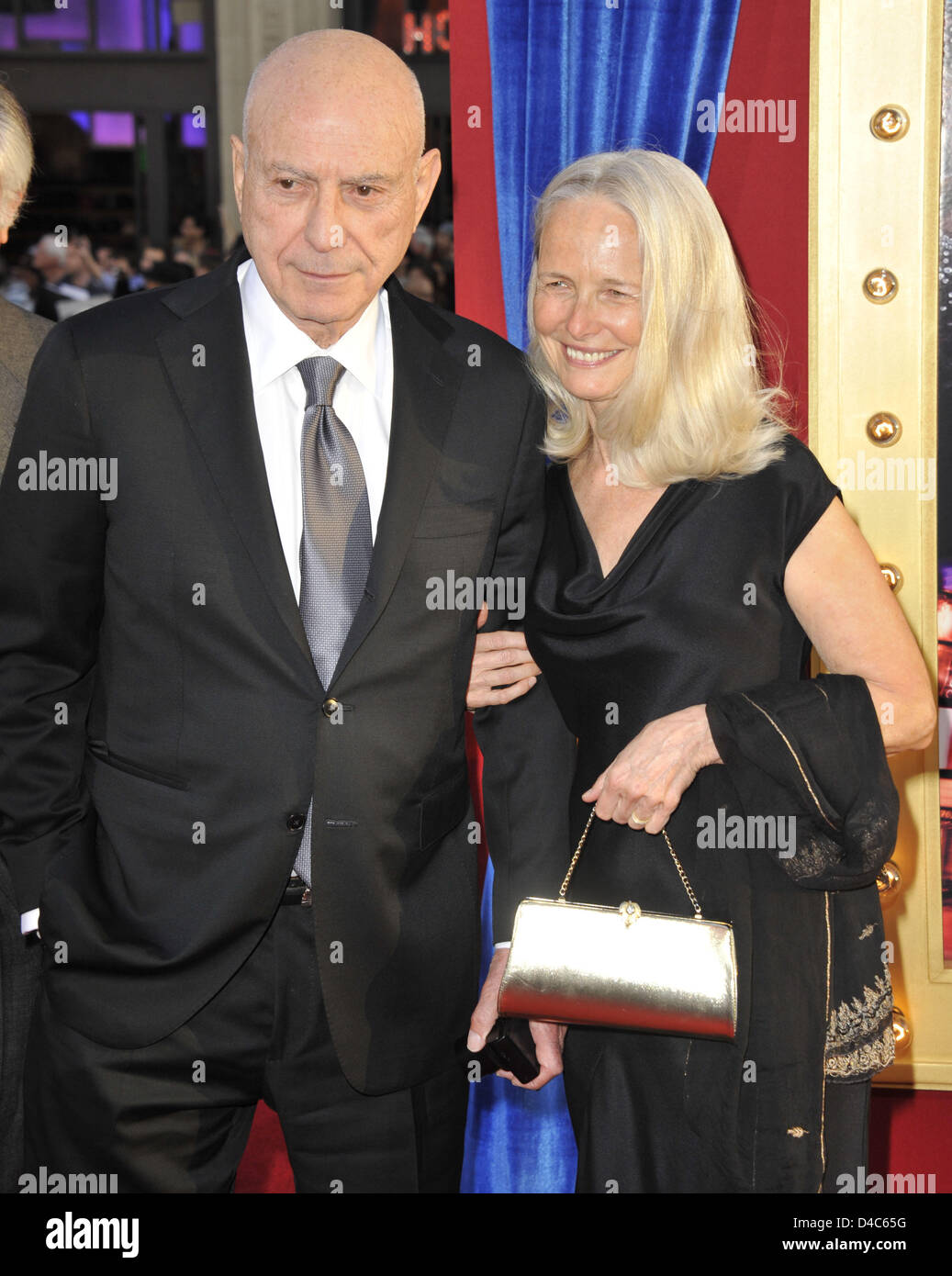 Alan arkin and wife hi-res stock photography and images - Alamy