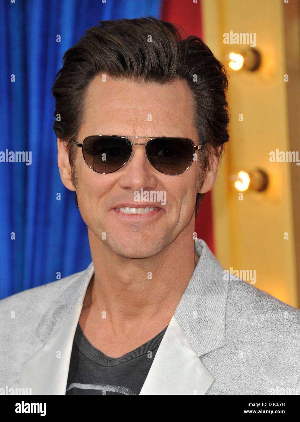 Los Angeles, California, USA. 11th March 2013. Jim Carrey at arrivals ...