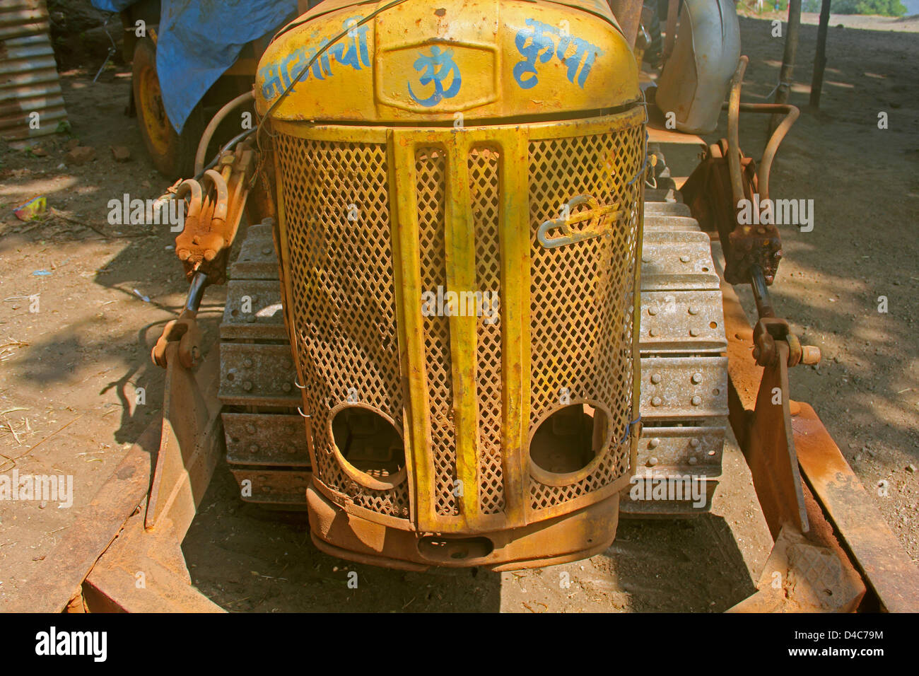 Close up of a Excavator bulldozer Stock Photo - Alamy