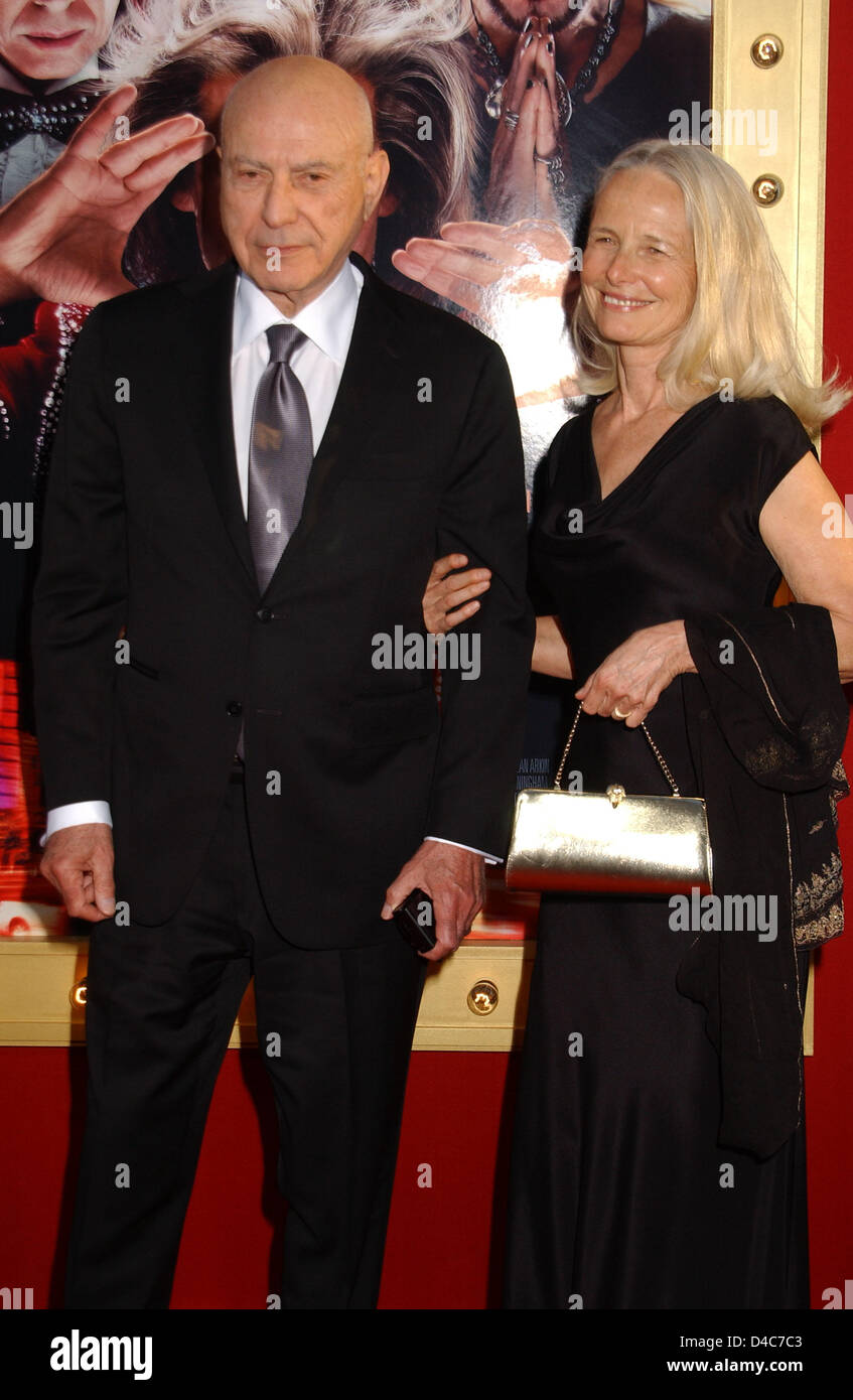 Alan arkin and wife hi-res stock photography and images - Alamy