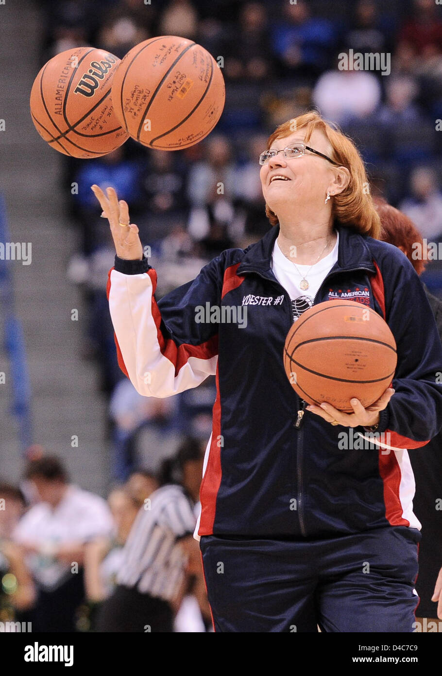 American red heads basketball hi-res stock photography and images - Alamy