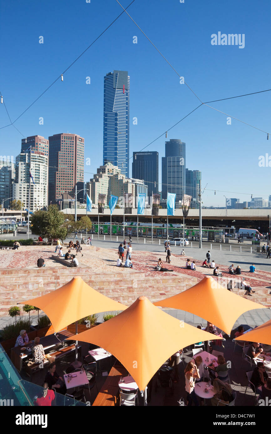 Melbourne square melbourne skyline hi-res stock photography and images ...