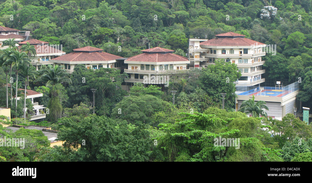 The American School (Escola Americana do Rio de Janeiro - EARJ) is ...