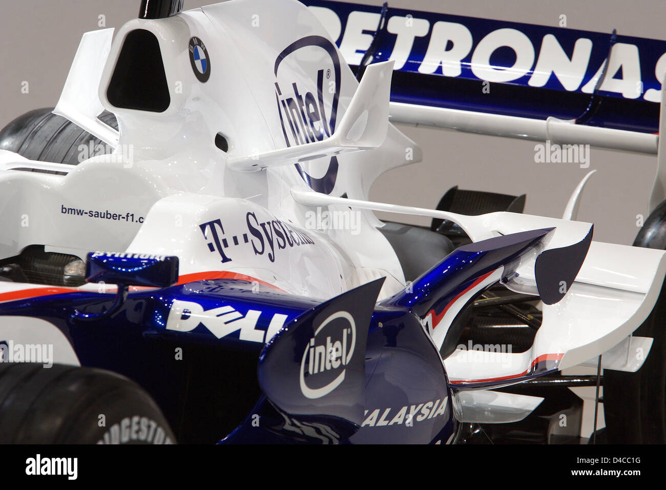 The new BMW Sauber 'F1.08' Formula One car on display and under close ...