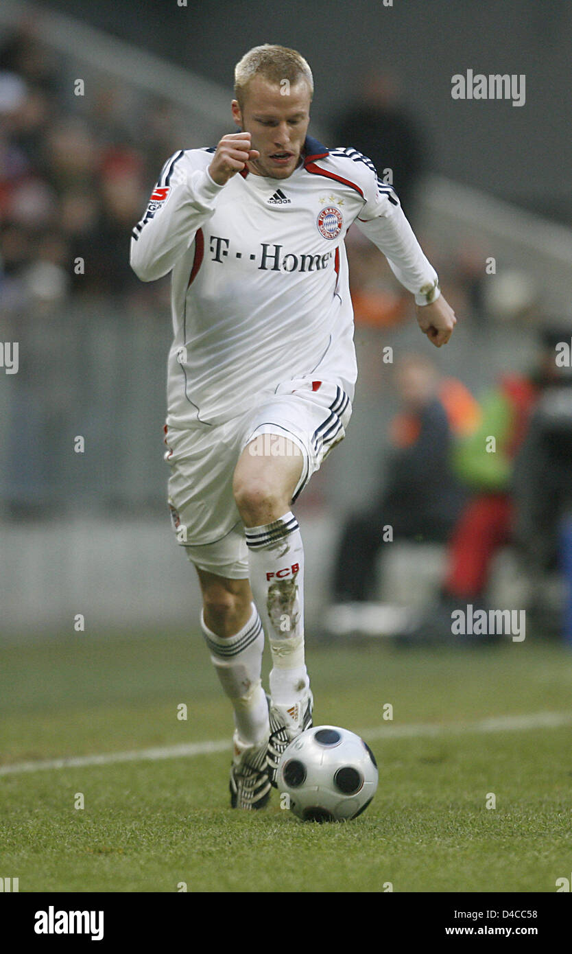 Christian Lell of Bundesliga club FC Bayern Munich controls the ball ...