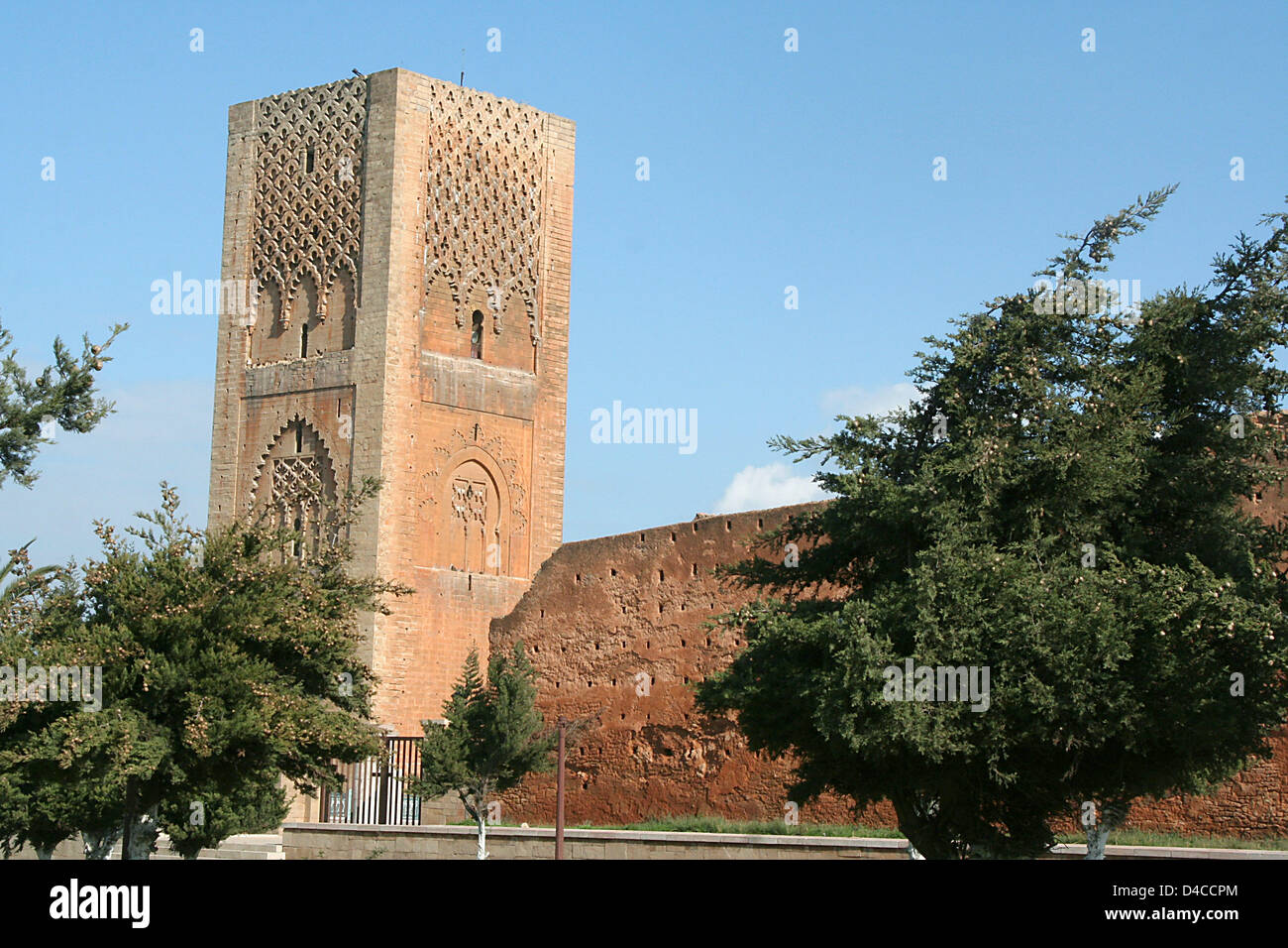 The picture shows the Hassan Tower in Rabat, Morocco, 16 December 2007 ...
