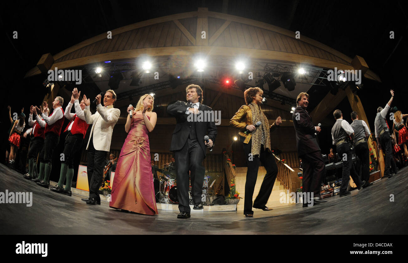 Austrian folk music group die hi-res stock photography and images - Alamy