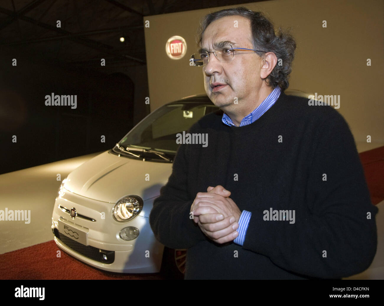 Fiat CEO Sergio Marchionne pictured with the company's smallcar Nuova ...