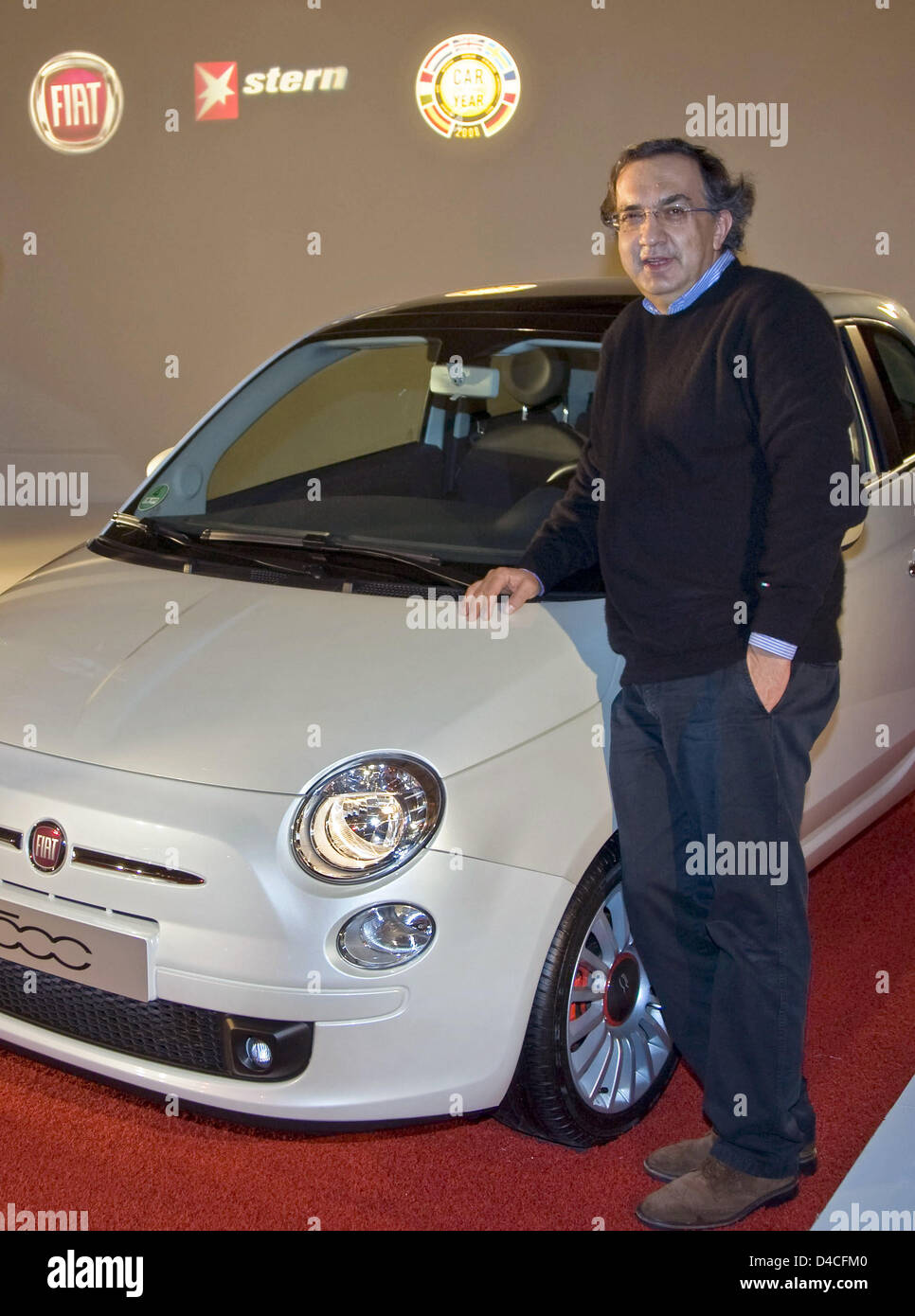 Fiat CEO Sergio Marchionne pictured with the company's smallcar Nuova ...