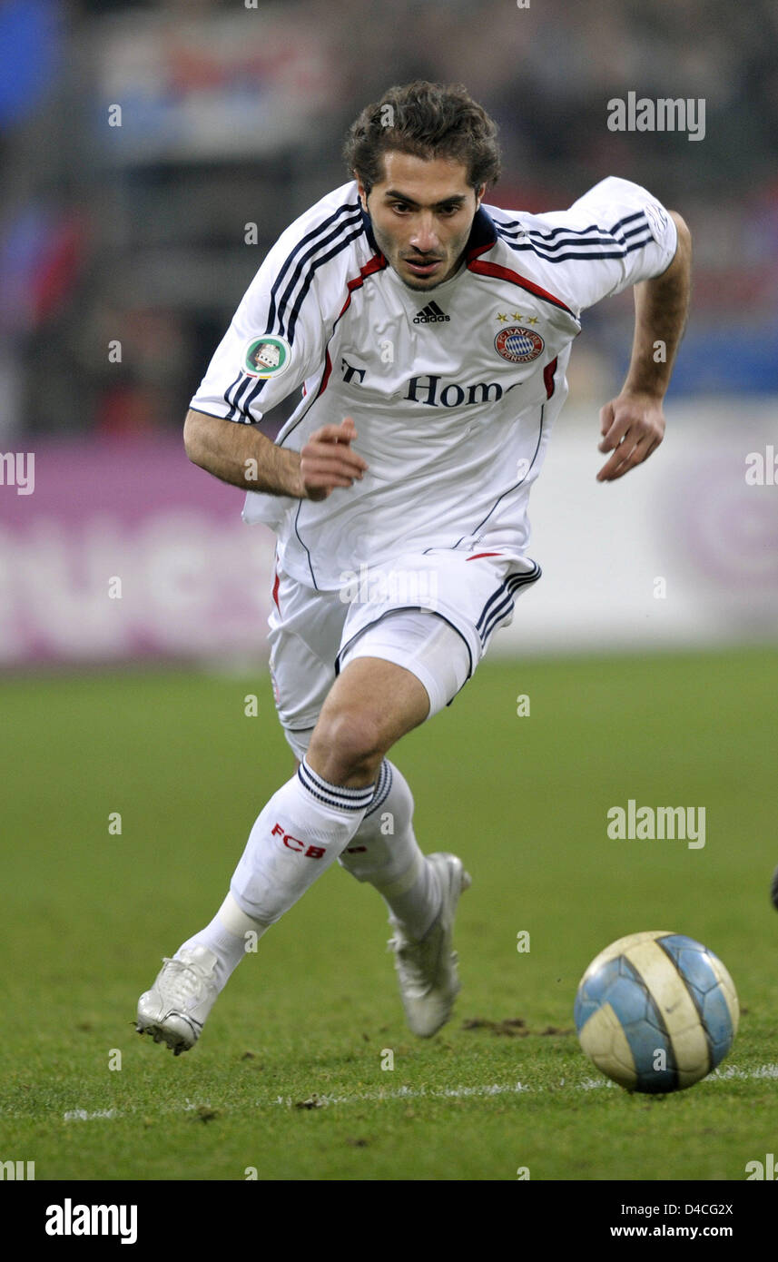 Bayern munichs hamit altintop hi-res stock photography and images - Alamy