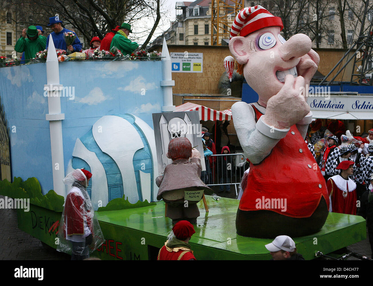 Giant float in carnival parade hi-res stock photography and images - Alamy