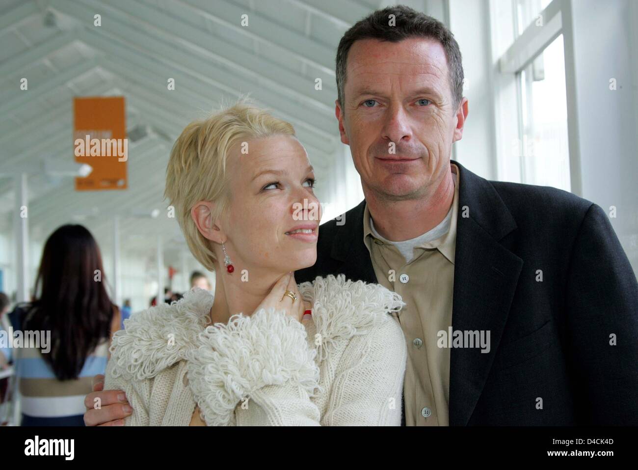 (dpa) - Norwegian author Linn Ullmann and her husband, writer Niels ...